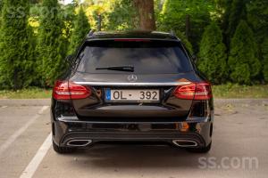 Black Mercedes-Benz c-220 2015 in Riga, with an engine capacity of 2.20 L and mileage of 276 thousand km for 13400 €, photo 9 on AUTOMOTO.COM.LV