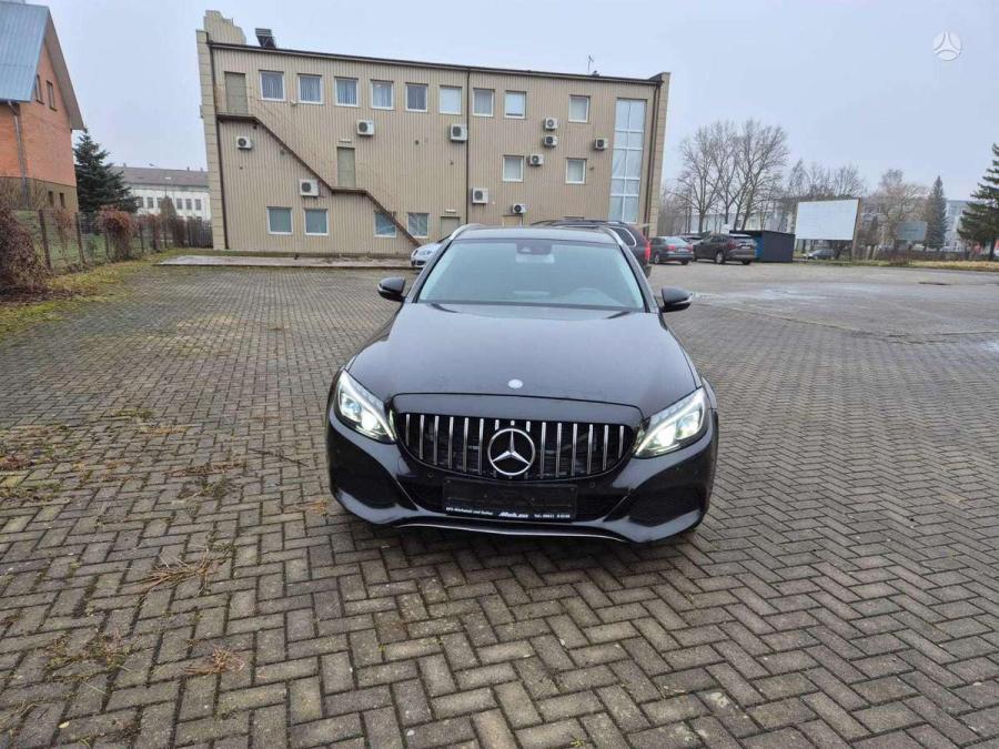 Melns Mercedes-Benz c-220 2016 Panevēža, ar dzinēja tilpumu 2.20 L un nobraukumu 265 tūkst. km par 10499 €, foto 1 vietnē AUTOMOTO.COM.LV
