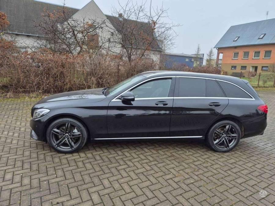 Melns Mercedes-Benz c-220 2016 Panevēža, ar dzinēja tilpumu 2.20 L un nobraukumu 265 tūkst. km par 10499 €, foto 5 vietnē AUTOMOTO.COM.LV
