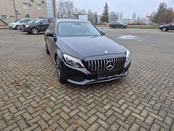 Black Mercedes-Benz c-220 2016 in Panevezys, with an engine capacity of 2.20 L and mileage of 265 thousand km for 10499 €, photo 9 on AUTOMOTO.COM.LV