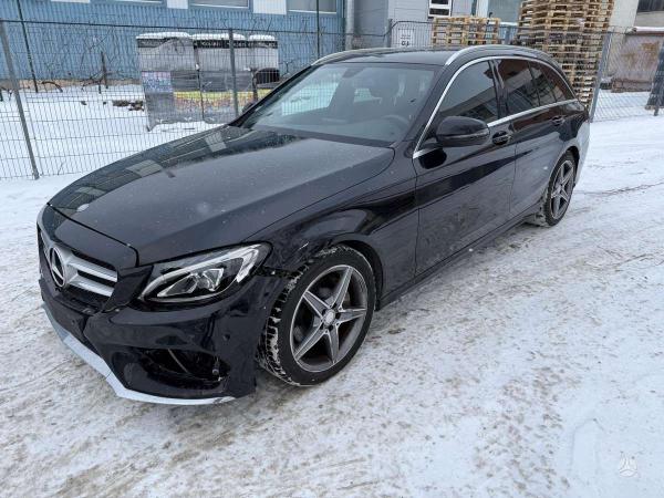 Melns Mercedes-Benz c-220 2016 Kauņa, ar dzinēja tilpumu 2.14 L un nobraukumu 167 tūkst. km par 9800 €, foto 3 vietnē AUTOMOTO.COM.LV