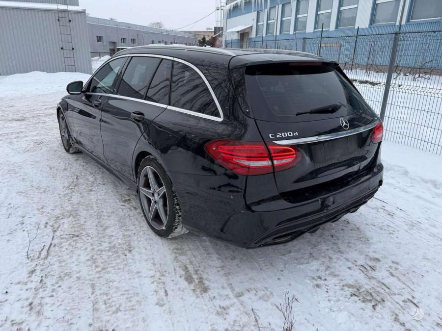 Black Mercedes-Benz c-220 2016 in Kaunas, with an engine capacity of 2.14 L and mileage of 167 thousand km for 9800 €, photo 7 on AUTOMOTO.COM.LV
