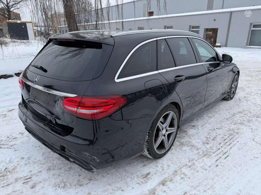 Black Mercedes-Benz c-220 2016 in Kaunas, with an engine capacity of 2.14 L and mileage of 167 thousand km for 9800 €, photo 8 on AUTOMOTO.COM.LV