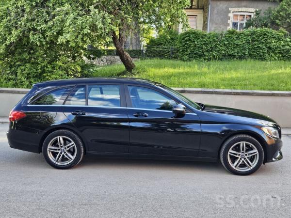 Melns Mercedes-Benz c-220 2016 Jēkabpils, ar dzinēja tilpumu 2.20 L un nobraukumu 296 tūkst. km par 11990 €, foto 4 vietnē AUTOMOTO.COM.LV