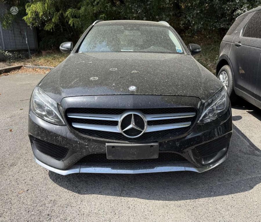 Black Mercedes-Benz c-220 2016 in Siauliai, with an engine capacity of 2.14 L and mileage of 275 thousand km for 6900 €, photo 3 on AUTOMOTO.COM.LV