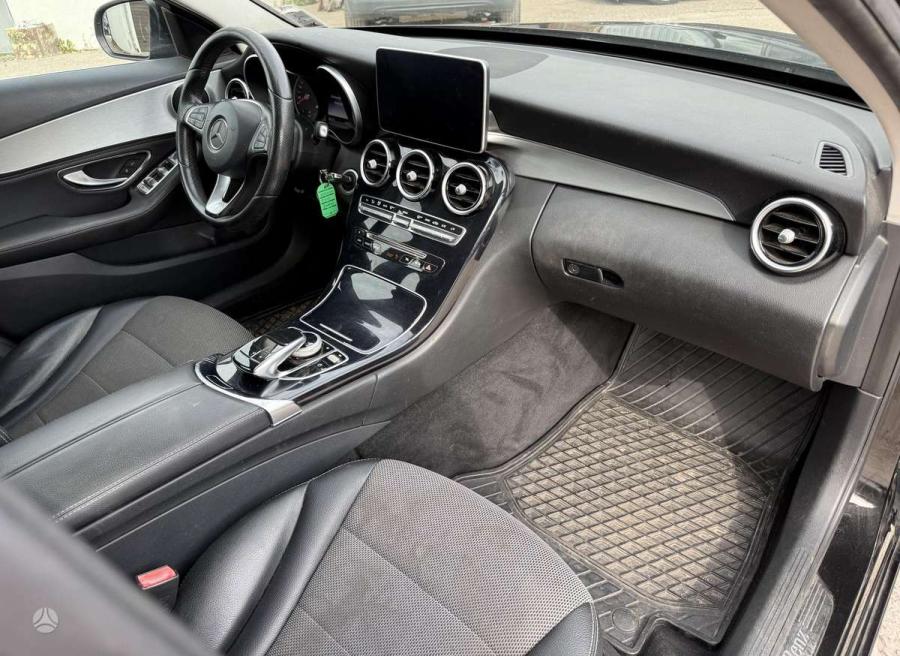 Melns Mercedes-Benz c-220 2016 Šauļi, ar dzinēja tilpumu 2.14 L un nobraukumu 275 tūkst. km par 6800 €, foto 8 vietnē AUTOMOTO.COM.LV