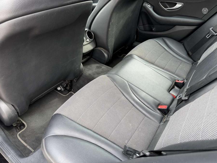 Melns Mercedes-Benz c-220 2016 Šauļi, ar dzinēja tilpumu 2.14 L un nobraukumu 275 tūkst. km par 6800 €, foto 11 vietnē AUTOMOTO.COM.LV