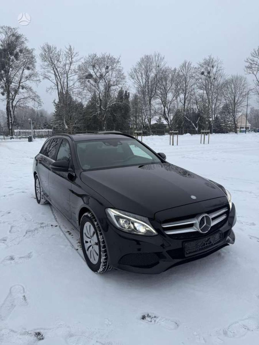 Black Mercedes-Benz c-220 2017 in Kaunas, with an engine capacity of 2.14 L and mileage of 295 thousand km for 10999 €, photo 9 on AUTOMOTO.COM.LV