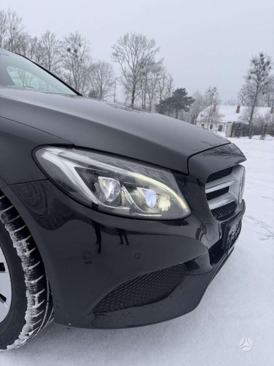 Black Mercedes-Benz c-220 2017 in Kaunas, with an engine capacity of 2.14 L and mileage of 285 thousand km for 11200 €, photo 11 on AUTOMOTO.COM.LV