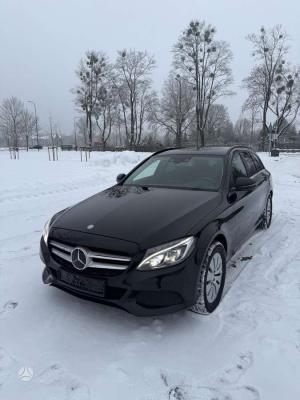 Black Mercedes-Benz c-220 2017 in Kaunas, with an engine capacity of 2.14 L and mileage of 285 thousand km for 11200 €, photo 14 on AUTOMOTO.COM.LV