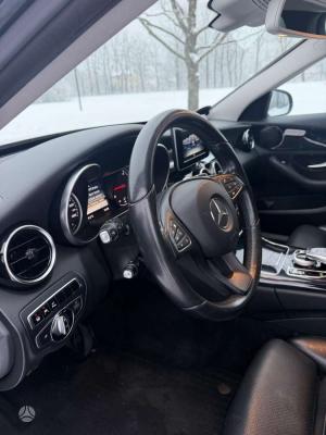 Black Mercedes-Benz c-220 2017 in Kaunas, with an engine capacity of 2.14 L and mileage of 285 thousand km for 11200 €, photo 30 on AUTOMOTO.COM.LV