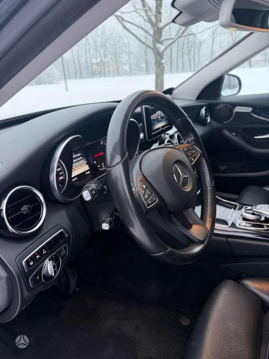 Black Mercedes-Benz c-220 2017 in Kaunas, with an engine capacity of 2.14 L and mileage of 285 thousand km for 11200 €, photo 30 on AUTOMOTO.COM.LV