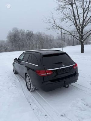 Black Mercedes-Benz c-220 2017 in Kaunas, with an engine capacity of 2.14 L and mileage of 295 thousand km for 11350 €, photo 23 on AUTOMOTO.COM.LV