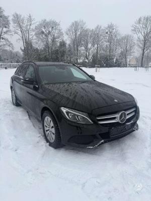 Black Mercedes-Benz c-220 2017 in Kaunas, with an engine capacity of 2.14 L and mileage of 295 thousand km for 11750 €, photo 13 on AUTOMOTO.COM.LV