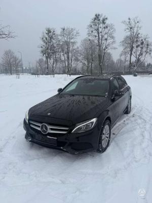 Melns Mercedes-Benz c-220 2017 Kauņa, ar dzinēja tilpumu 2.14 L un nobraukumu 295 tūkst. km par 11999 €, foto 3 vietnē AUTOMOTO.COM.LV
