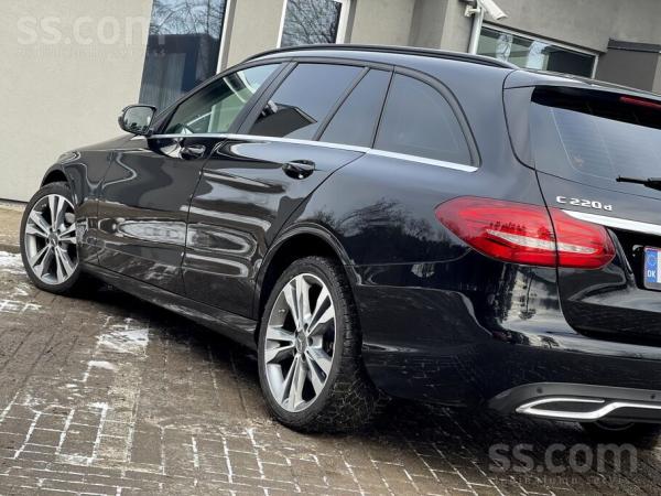 Black Mercedes-Benz c-220 2017 in Jurmala, with an engine capacity of 2.20 L and mileage of 0 thousand km for 11350 €, photo 3 on AUTOMOTO.COM.LV