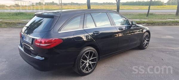 Melns Mercedes-Benz c-220 2017 Cēsis, ar dzinēja tilpumu 2.20 L un nobraukumu 247 tūkst. km par 13900 €, foto 4 vietnē AUTOMOTO.COM.LV