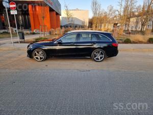 Black Mercedes-Benz c-220 2017 in Riga, with an engine capacity of 2.10 L and mileage of 220 thousand km for 11000 €, photo 3 on AUTOMOTO.COM.LV