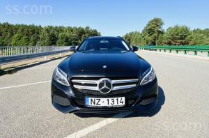 Black Mercedes-Benz c-220 2017 in Riga, with an engine capacity of 2.20 L and mileage of 351 thousand km for 12000 €, photo 3 on AUTOMOTO.COM.LV