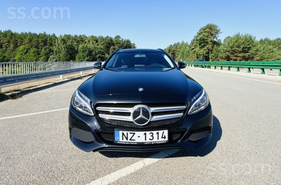 Black Mercedes-Benz c-220 2017 in Riga, with an engine capacity of 2.20 L and mileage of 351 thousand km for 12000 €, photo 3 on AUTOMOTO.COM.LV