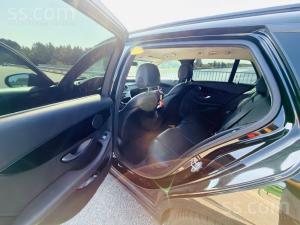 Black Mercedes-Benz c-220 2017 in Riga, with an engine capacity of 2.20 L and mileage of 351 thousand km for 12000 €, photo 12 on AUTOMOTO.COM.LV