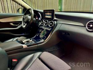 Melns Mercedes-Benz c-220 2017 Valmiera, ar dzinēja tilpumu 2.20 L un nobraukumu 279 tūkst. km par 12950 €, foto 9 vietnē AUTOMOTO.COM.LV