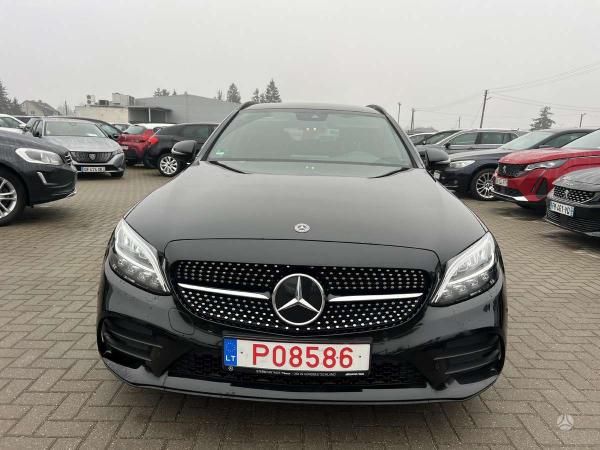 Black Mercedes-Benz c-220 2018 in Taurage, with an engine capacity of 1.95 L and mileage of 208 thousand km for 14900 €, photo 4 on AUTOMOTO.COM.LV