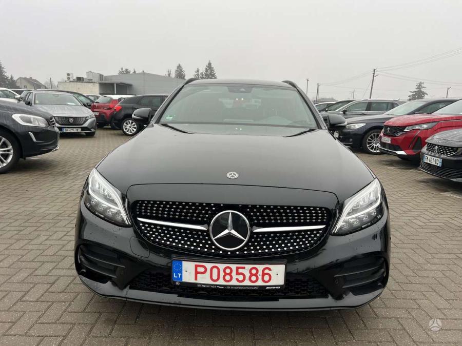 Black Mercedes-Benz c-220 2018 in Taurage, with an engine capacity of 1.95 L and mileage of 208 thousand km for 14900 €, photo 4 on AUTOMOTO.COM.LV