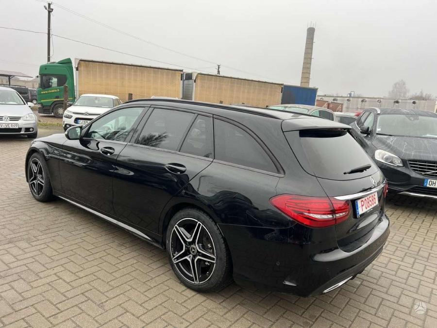 Black Mercedes-Benz c-220 2018 in Taurage, with an engine capacity of 1.95 L and mileage of 208 thousand km for 14900 €, photo 8 on AUTOMOTO.COM.LV