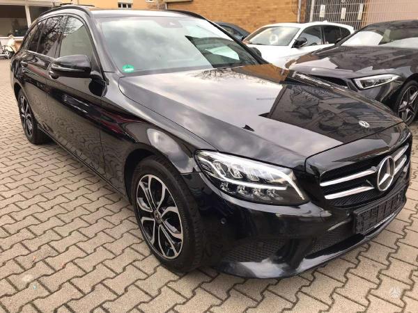 Black Mercedes-Benz c-220 2018 in Marijampole, with an engine capacity of 1.95 L and mileage of 370 thousand km for 12999 €, photo 3 on AUTOMOTO.COM.LV