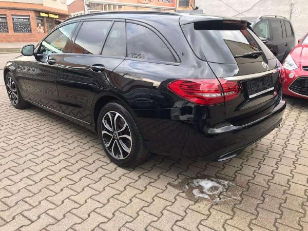 Black Mercedes-Benz c-220 2018 in Marijampole, with an engine capacity of 1.95 L and mileage of 370 thousand km for 12999 €, photo 7 on AUTOMOTO.COM.LV