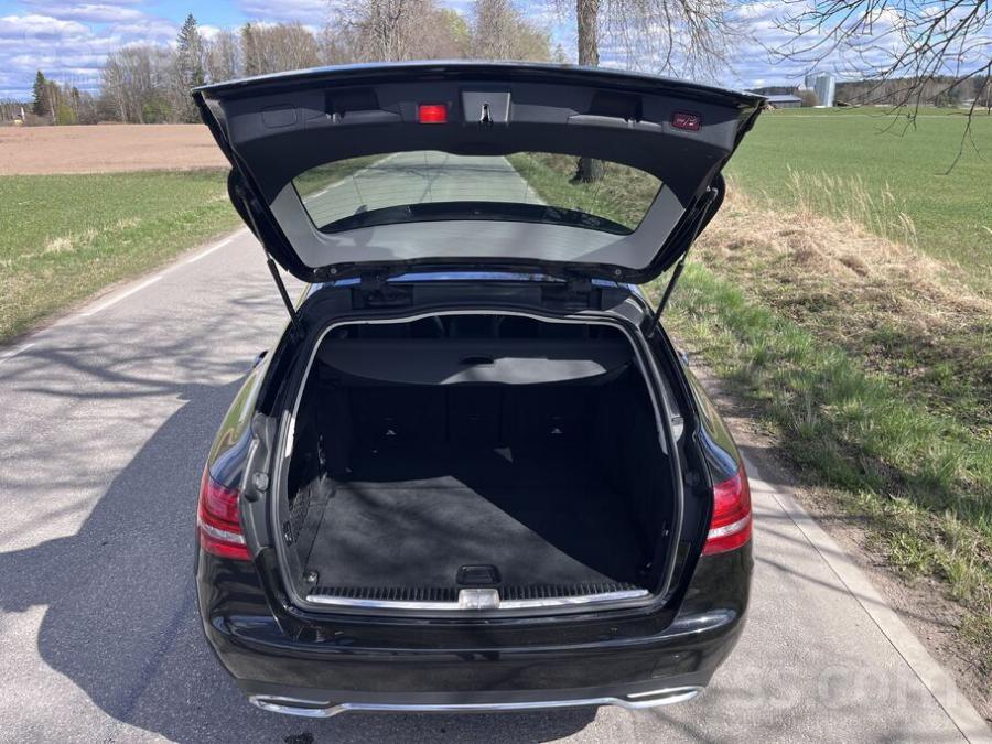 Melns Mercedes-Benz c-220 2018 Valmiera, ar dzinēja tilpumu 2.20 L un nobraukumu 187 tūkst. km par 17200 €, foto 12 vietnē AUTOMOTO.COM.LV