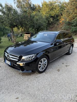 Melns Mercedes-Benz c-220 2018 Rīga, ar dzinēja tilpumu 2.00 L un nobraukumu 285 tūkst. km par 10400 €, foto  vietnē AUTOMOTO.COM.LV