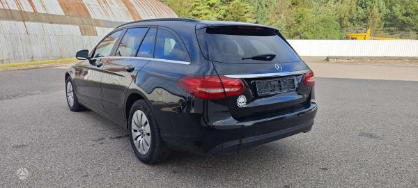 Black Mercedes-Benz c-220 2018 in Utena, with an engine capacity of 2.14 L and mileage of 278 thousand km for 9999 €, photo 4 on AUTOMOTO.COM.LV