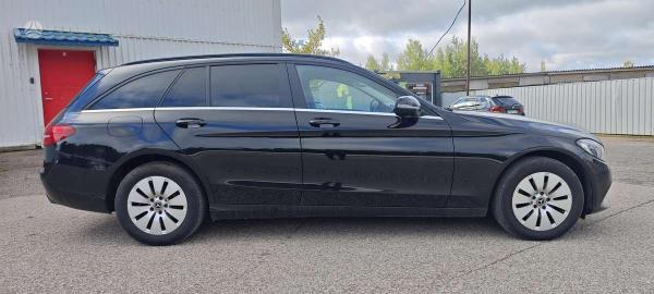 Black Mercedes-Benz c-220 2018 in Utena, with an engine capacity of 2.14 L and mileage of 278 thousand km for 9999 €, photo 7 on AUTOMOTO.COM.LV