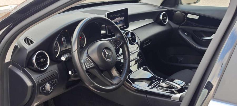 Black Mercedes-Benz c-220 2018 in Utena, with an engine capacity of 2.14 L and mileage of 278 thousand km for 9999 €, photo 11 on AUTOMOTO.COM.LV