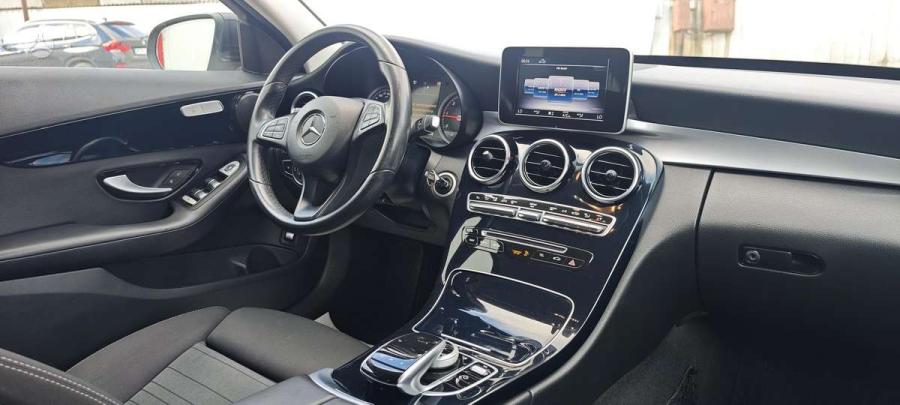 Black Mercedes-Benz c-220 2018 in Utena, with an engine capacity of 2.14 L and mileage of 278 thousand km for 9999 €, photo 13 on AUTOMOTO.COM.LV