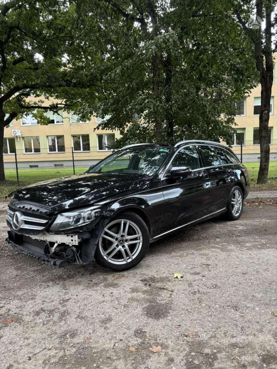 Melns Mercedes-Benz c-220 2018 Jonava, ar dzinēja tilpumu 1.95 L un nobraukumu 234 tūkst. km par 8800 €, foto 1 vietnē AUTOMOTO.COM.LV