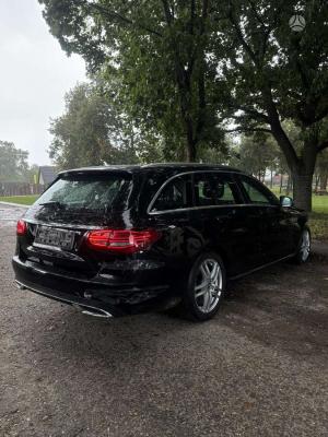 Melns Mercedes-Benz c-220 2018 Jonava, ar dzinēja tilpumu 1.95 L un nobraukumu 234 tūkst. km par 8800 €, foto 7 vietnē AUTOMOTO.COM.LV