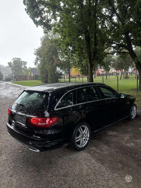 Мерседес Ц 220 2018 в Ионава на AUTOMOTO.COM.LV Черный Мерседес Ц 220 2018 в Ионава, объемом двигателя 1.95 л и пробегом 234 тыс. км за 8800 €, фото 8 на AUTOMOTO.COM.LV