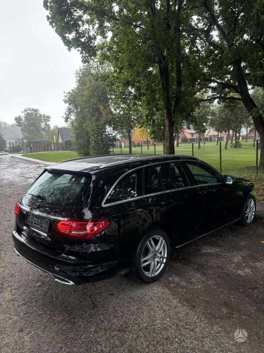 Melns Mercedes-Benz c-220 2018 Jonava, ar dzinēja tilpumu 1.95 L un nobraukumu 234 tūkst. km par 8800 €, foto 8 vietnē AUTOMOTO.COM.LV