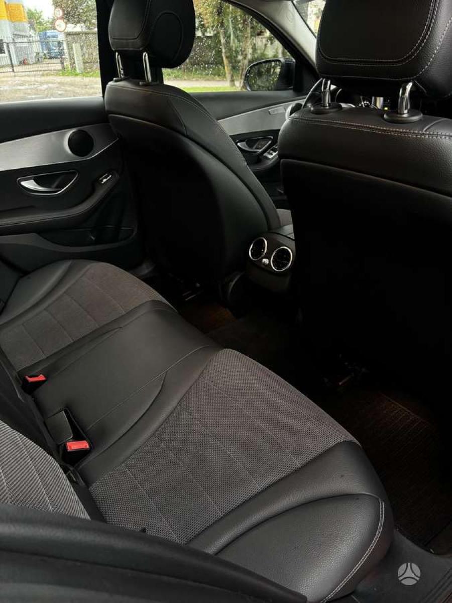 Melns Mercedes-Benz c-220 2018 Jonava, ar dzinēja tilpumu 1.95 L un nobraukumu 234 tūkst. km par 8800 €, foto 18 vietnē AUTOMOTO.COM.LV