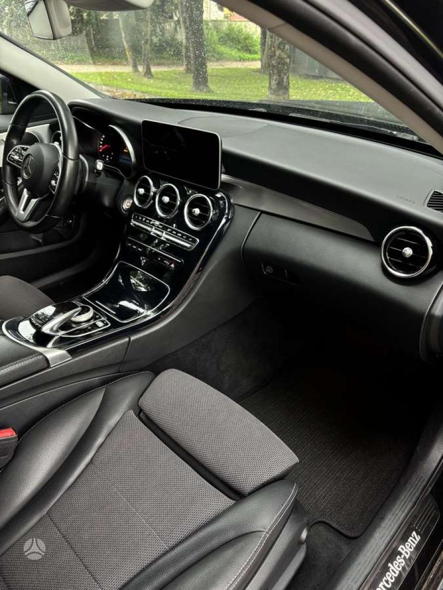Melns Mercedes-Benz c-220 2018 Jonava, ar dzinēja tilpumu 1.95 L un nobraukumu 234 tūkst. km par 8800 €, foto 19 vietnē AUTOMOTO.COM.LV