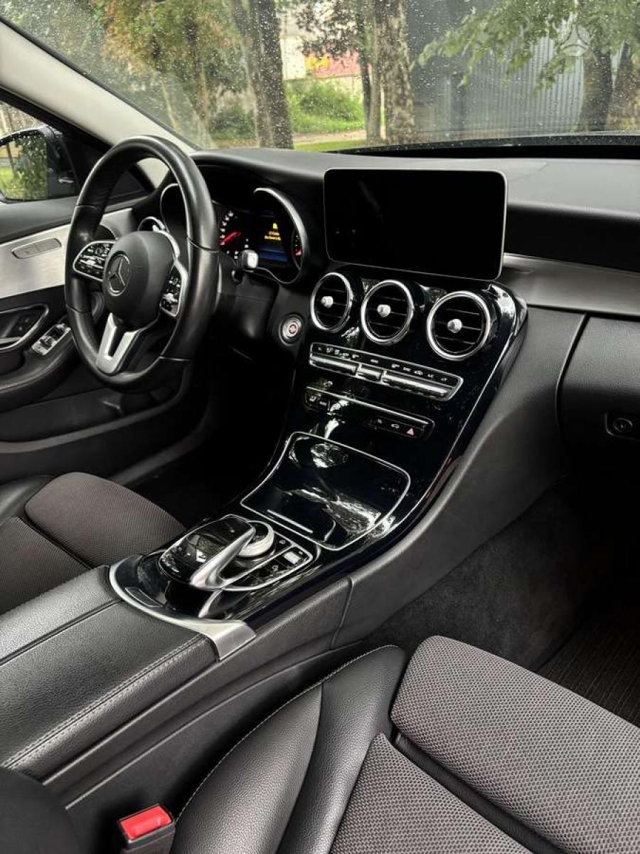 Melns Mercedes-Benz c-220 2018 Jonava, ar dzinēja tilpumu 1.95 L un nobraukumu 234 tūkst. km par 8800 €, foto 20 vietnē AUTOMOTO.COM.LV