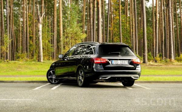 Black Mercedes-Benz c-220 2019 in Riga, with an engine capacity of 2.00 L and mileage of 254 thousand km for 14990 €, photo 7 on AUTOMOTO.COM.LV