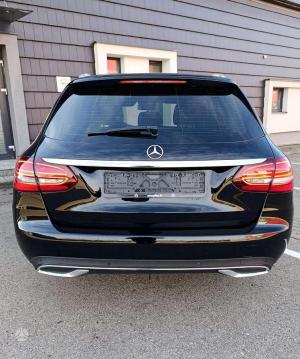 Black Mercedes-Benz c-220 2019 in Kaunas, with an engine capacity of 2.14 L and mileage of 221 thousand km for 10990 €, photo 4 on AUTOMOTO.COM.LV