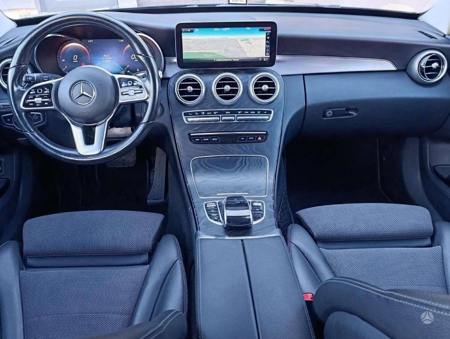 Black Mercedes-Benz c-220 2019 in Kaunas, with an engine capacity of 2.14 L and mileage of 221 thousand km for 10990 €, photo 7 on AUTOMOTO.COM.LV
