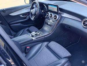Black Mercedes-Benz c-220 2019 in Kaunas, with an engine capacity of 2.14 L and mileage of 221 thousand km for 10990 €, photo 8 on AUTOMOTO.COM.LV