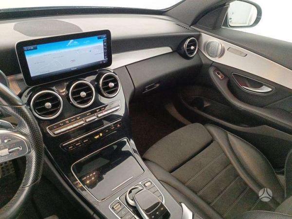 Black Mercedes-Benz c-220 2019 in Vilnius, with an engine capacity of 1.95 L and mileage of 225 thousand km for 16999 €, photo 8 on AUTOMOTO.COM.LV