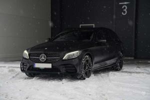 Black Mercedes-Benz c-220 2019 in Vilnius, with an engine capacity of 1.95 L and mileage of 226 thousand km for 18799 €, photo 4 on AUTOMOTO.COM.LV